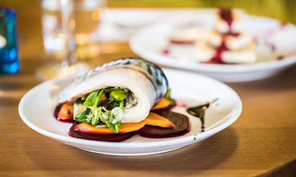 Smaka, Aldgate, restaurant review: ‘cream the leitmotif’ – Hackney Citizen