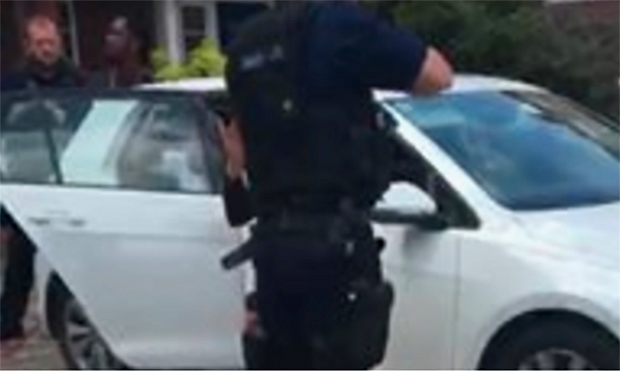 armed_police_stop_car_620 – Hackney Citizen